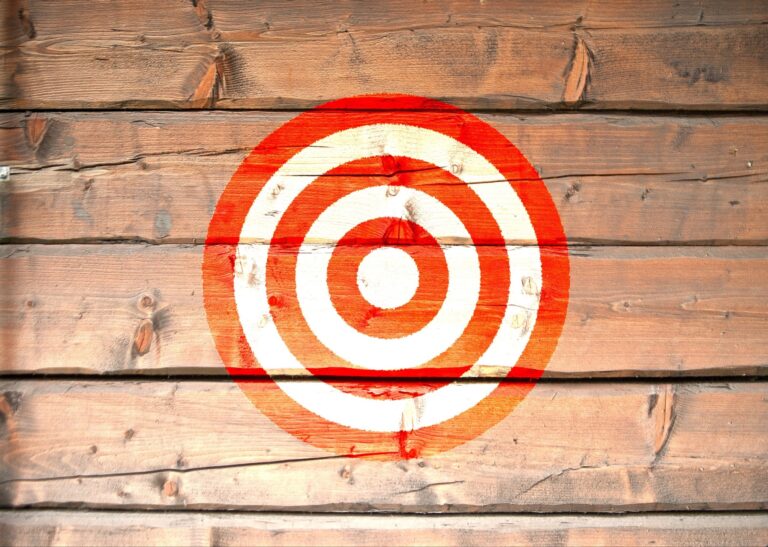 Axe-Throwing 101: The Ultimate Guide for Beginners Axe-Throwing 101: The Ultimate Guide for Beginners